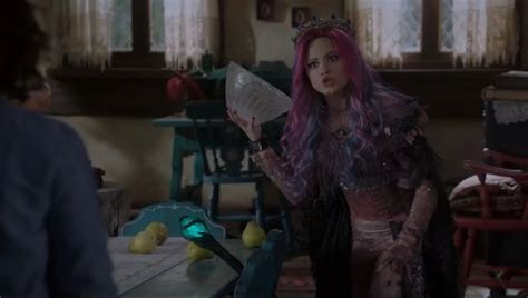 Pin By Fantasyloverforever On Descendants Yandere Anime Yandere Isle Of The Lost