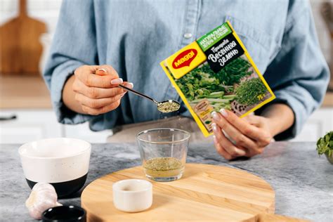 Пикантный салат с запеченными морковью и свеклой, рецепт с фото