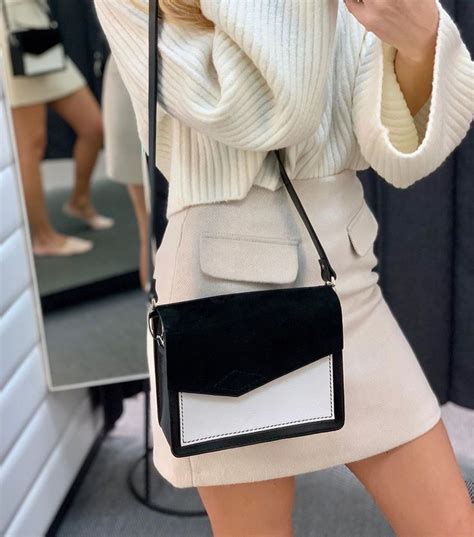 Leribags в Instagram «Так ведь понятней девчонки 🔎 на сколько она крутая 💔 ⠀ В единственном