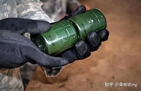 现实战争中的闪光弹，如果背过身、闭上眼可以躲过伤害吗？ 知乎
