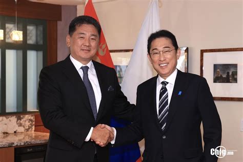 Ерөнхийлөгч У Хүрэлсүх Япон Улсын Ерөнхий сайд Ф Кишида нар уулзаж үдийн зоог барьжээ