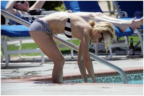 Taryn Manning Nude Famous People Nude Com Celebs Naked