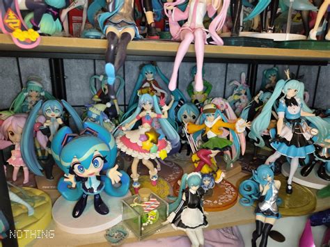 What Is Miku Looking At Rhatsune