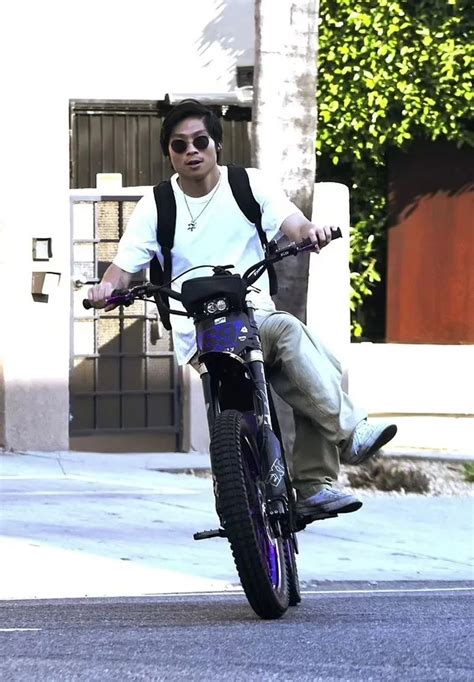 جزئیات تصادف پسر 20 ساله آنجلینا جولی و برد پیتعکس