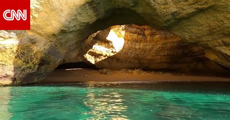 لا يشبه أي مكان آخر ثنائي يستكشفان أحد أجمل كهوف العالم في البرتغال