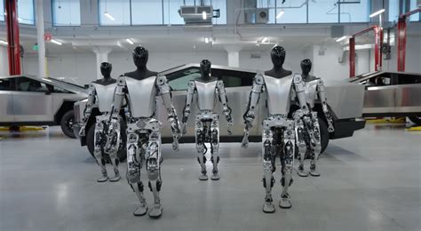 Tesla Bot Walks Slowly But Surely Forward In New Video Cybernews