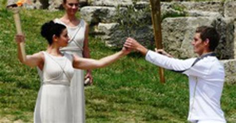 Olympic Flame On The Way To London Infobae