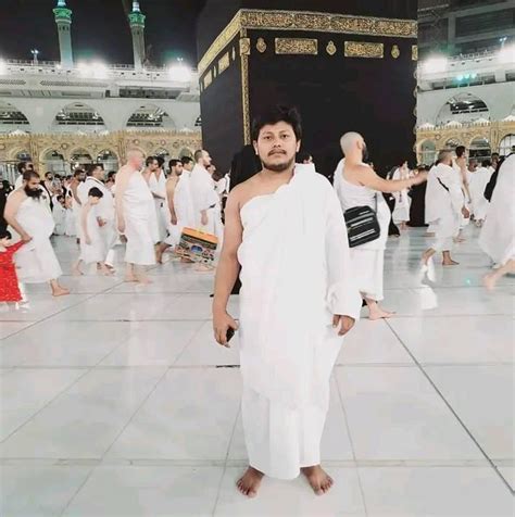 শাহিনা প্রায় প্রতিদিনই গুলিস্তান থেকে বাসায় আসার সময় পার্টি অফিসের সামনে দিয়ে আসি দুই এক