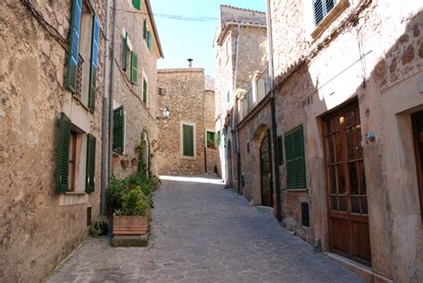 Image Histogram Equalization Implementation In Various Languages