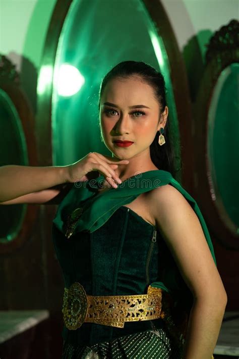 Sexy Asian Girl Dancing Stock Photos Free Royalty Free Stock Photos From Dreamstime