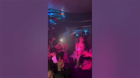 偷了小哥的领带 Youtube