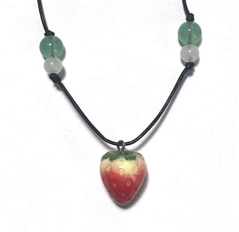 딸기소녀 가을 모리걸 천연가죽 원석 목걸이
