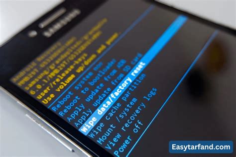 ریست فکتوری بهتر است یا فلش کردن؟نکاتی برای انتخاب روش مناسب