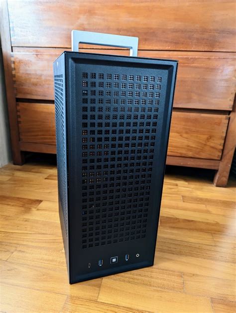 Hyte Revolt 3 Itx Case Black Computers And Tech Parts And Accessories Computer Parts On Carousell