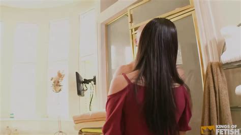 Teen With Tattoos Gets Her Shaved Pussy Spoiled And Rammed By A Muscular Guy In The Bathroom