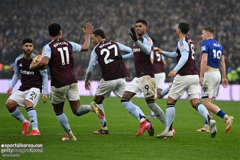 ‘탈 맨유→제 2의 전성기 래시포드 아스톤 빌라 황금기 주역으로 발돋움국가대표 재승선에도 ‘청신호