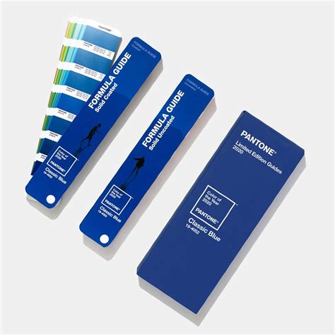 Цветовой справочник Pantone Formula Guide Limited Edition 2020 Classic Blue