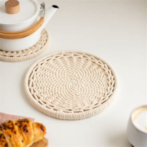 Avery Woven Trivet Pattern And Video Avery Woven Trivet Pattern And Video
