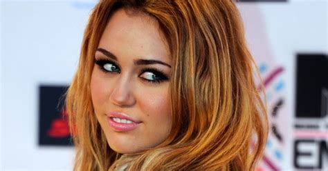 Celebrity Wallpapers Video Songs Hot Movie Clips Miley Cyrus Hot