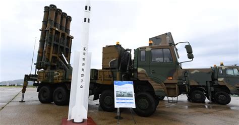 천궁 유도탄과 발사대