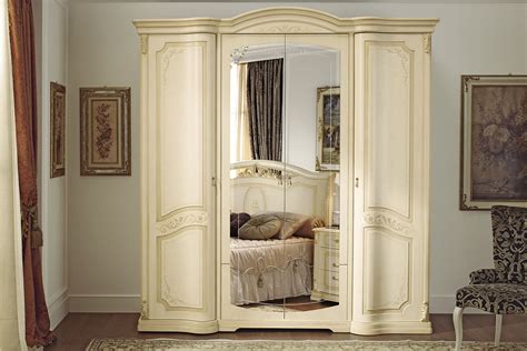 Шкаф 4 х дв с зеркалами ФЛОРИАНА артикул 0037751 Купить в торговом комплексе «Три Кита