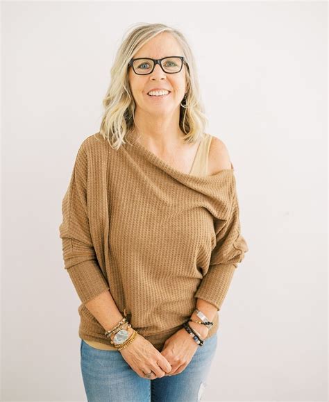 Do You Say Sorry Too Much How Over Apologizing Impacts Your Confidence — Mastering Midlife