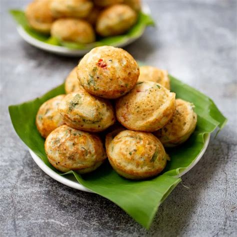 Masala Muttai Paniyaram Recipe | Egg Paniyaram With Veggies - Kannamma ...