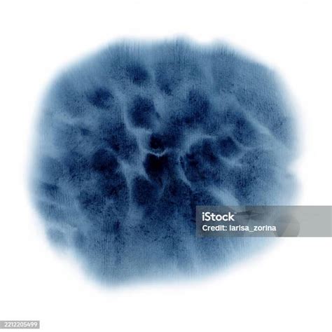 수채화 또는 잉크 인디고 색상 얼룩 또는 별 질감 젖은 얼룩 액체 추상적인 손 그림 유동성 번짐 배경이 흰색에 고립되어 있습니다 검은색에 대한 스톡 벡터 아트 및 기타