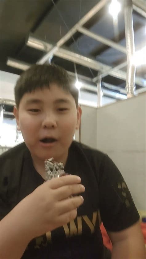 엄마몰래과자먹기 Youtube