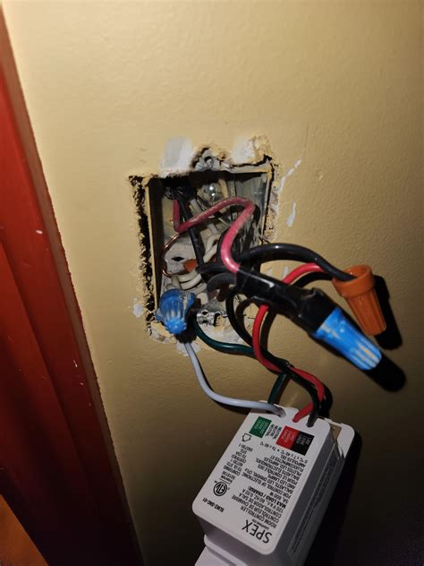 Why Are There Two Black Cables Connected To Each Other And A Cross Black And Red Ones R