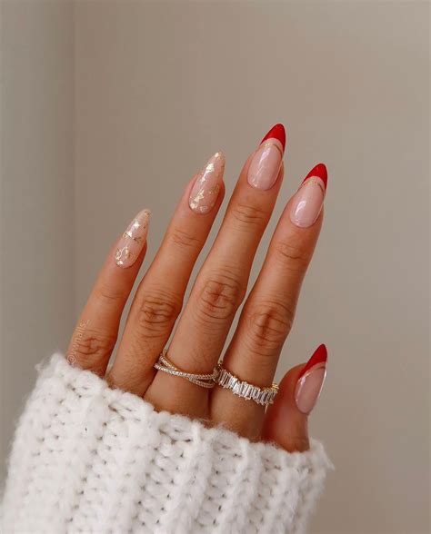 Recibe Este 2023 Con La Tendencia De Uñas Rojo Con Dorado El
