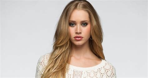 Magazin Universal Pulovere Elegante Si Confortabile