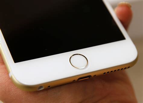 Apples Working On An Iphone With A Fingerprint Sensor Behind The Display According To A New