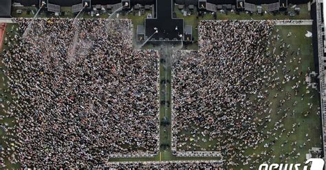 무더위 속 워터밤 즐기는 시민들