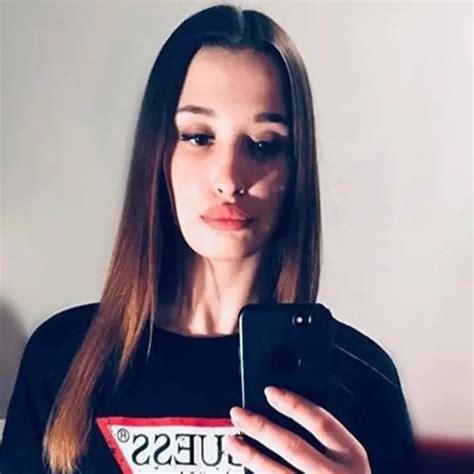 Голая Наташа Маркова Слив фото сисек без лифчика