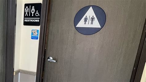1 601 Taco Bell Unisex Restroom Youtube