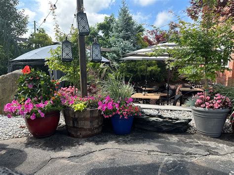 The Tipsy Toboggan American Restaurant In Fall River Bristol County