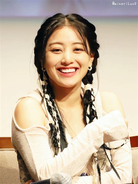 230318 Jihyo R Jihyo