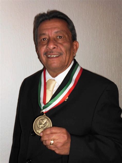 recibe pedro zavala premio nacional