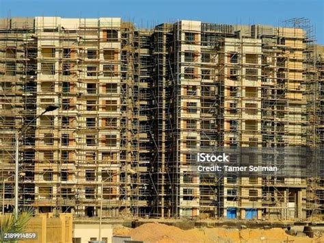 Orascom 건설에 의한 이집트의 새로운 고층 건물 건설 현장 제드 시티 셰이크 자예드 새로운 부동산 이집트 프로젝트 0명에 대한 스톡 사진 및 기타 이미지 Istock