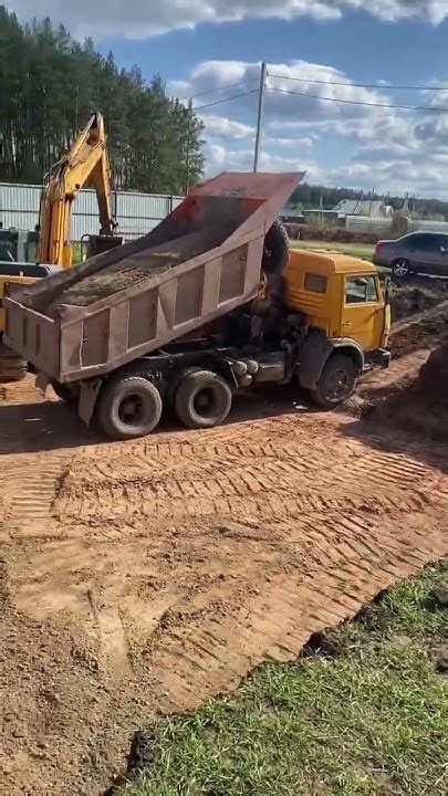 Закончили разработку котлована. Подсыпка под основания фундамента. # ...