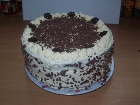 Buttercremetorte Mit Biskuitboden Und Für Die Creme Rezept Mit Bild