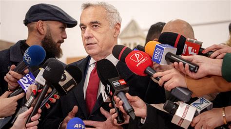 Береану за Джорджеску Използват тайните служби за да му забранят да кандидатства за президент