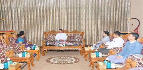 ပြည်ထောင်စုသမ္မတမြန်မာနိုင်ငံတော်ဆိုင်ရာ သီရိလင်္ကာနိုင်ငံသံအမတ်ကြီးအား ပြည်ထောင်စုဝန်ကြီး ဦးတင