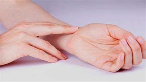 Check Your Pulse Or Heart Rate Accurately Using Index Finger And Stethoscope Reckon Talk