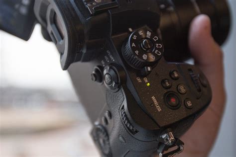 Panasonic Lumix Gh5 Is Better Outside And Looks First Rate Inside Cnet