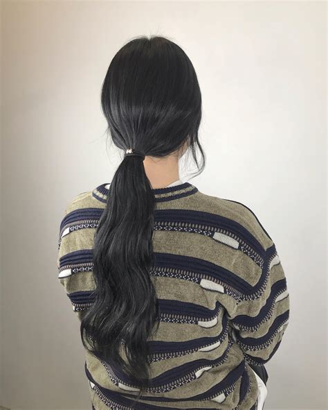 숱이많아예쁨💖 긴머리도 묶었을때 풍성해야 예쁜거 아시죠ˀ 🥰 두피에 밀착 시켜 두상 커짐이 없어서 묶어도 불편 하지 않아요 💛 묶는 일이