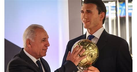 Камата празнува с Боби и Наско