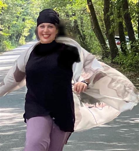 پوشش زننده خانم بازیگر سریال زیرخاکی هنگام ورزش از او بعید بود