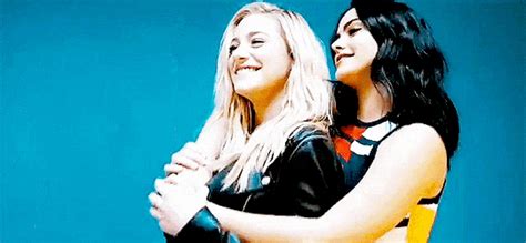 Lili Reinhart Camila Mendes  Lili Reinhart Camila Mendes Betty